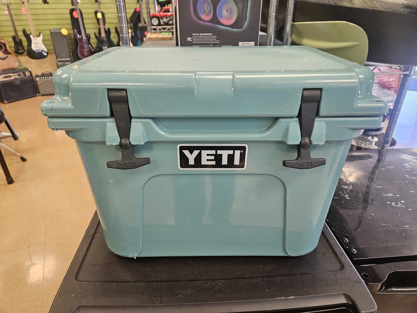 Yeti Roadie 20 Teal Blue Heavy Duty Hard Cooler with Handle | Money and ...