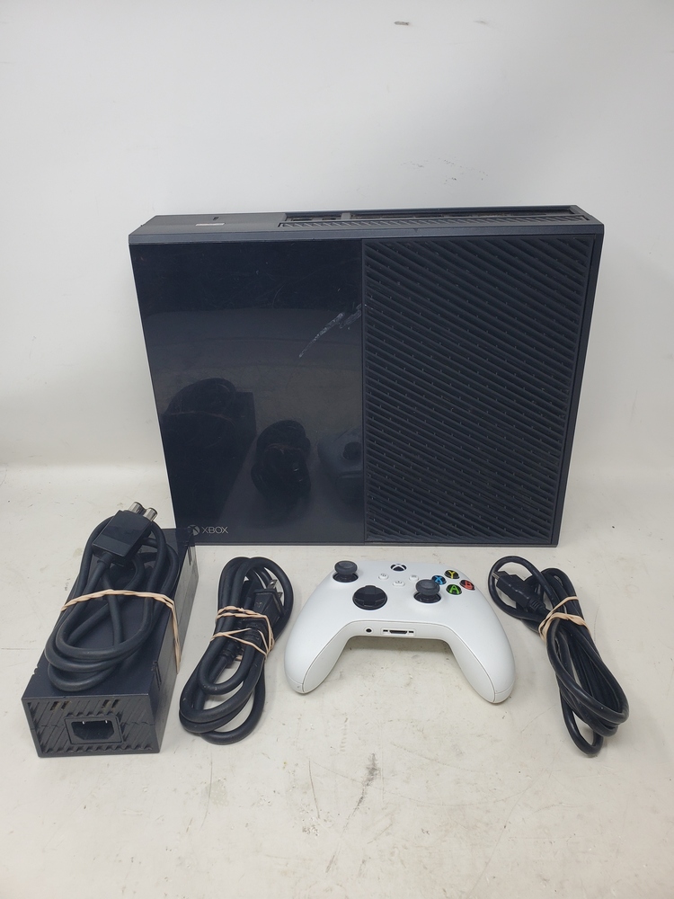 Microsoft Xbox One Model 1540 Console with Cords & Controller | Money ...
